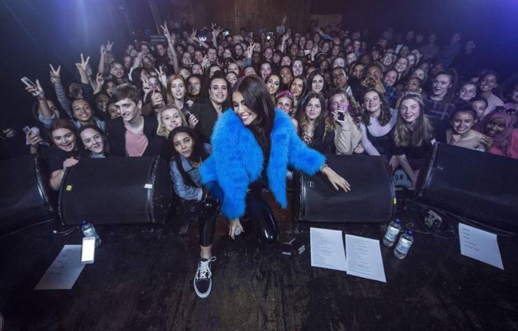 Madison Beer with Her Fans - KoLPaPer - Awesome Free HD Wallpapers