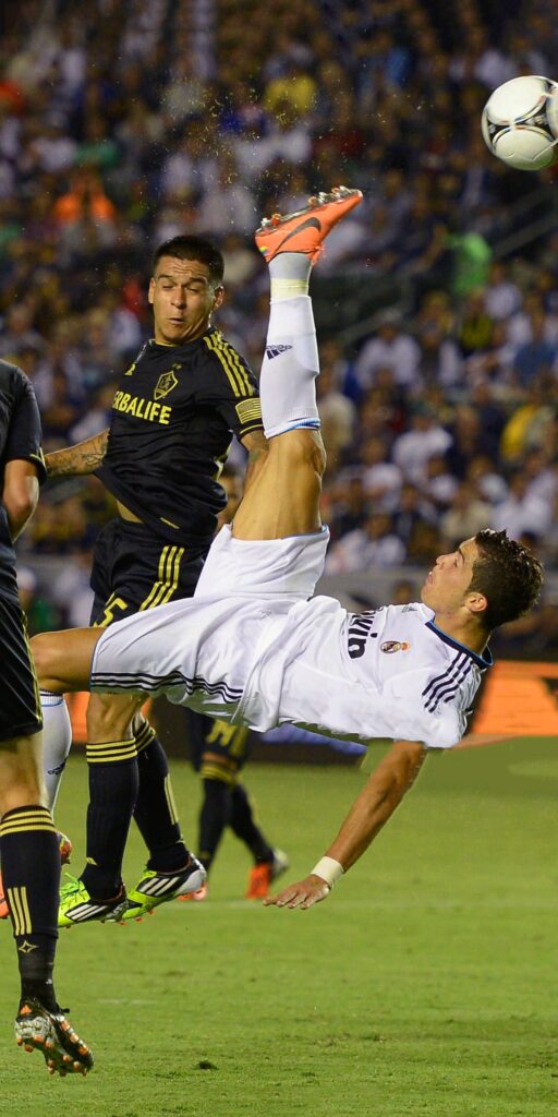 Ronaldo Bicycle Kick Wallpaper - KoLPaPer - Awesome Free HD Wallpapers